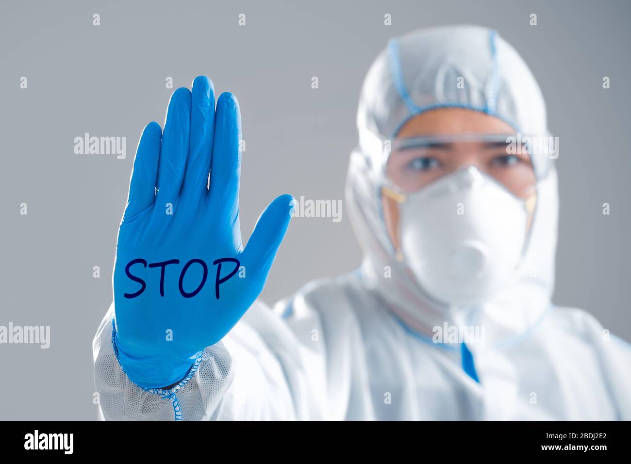 Stop sign chinese hi-res stock photography and images - Alamy
