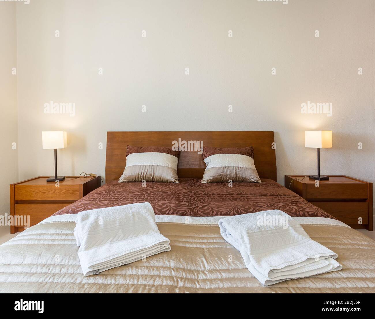 Modern bedroom. European hotel design Stock Photo - Alamy