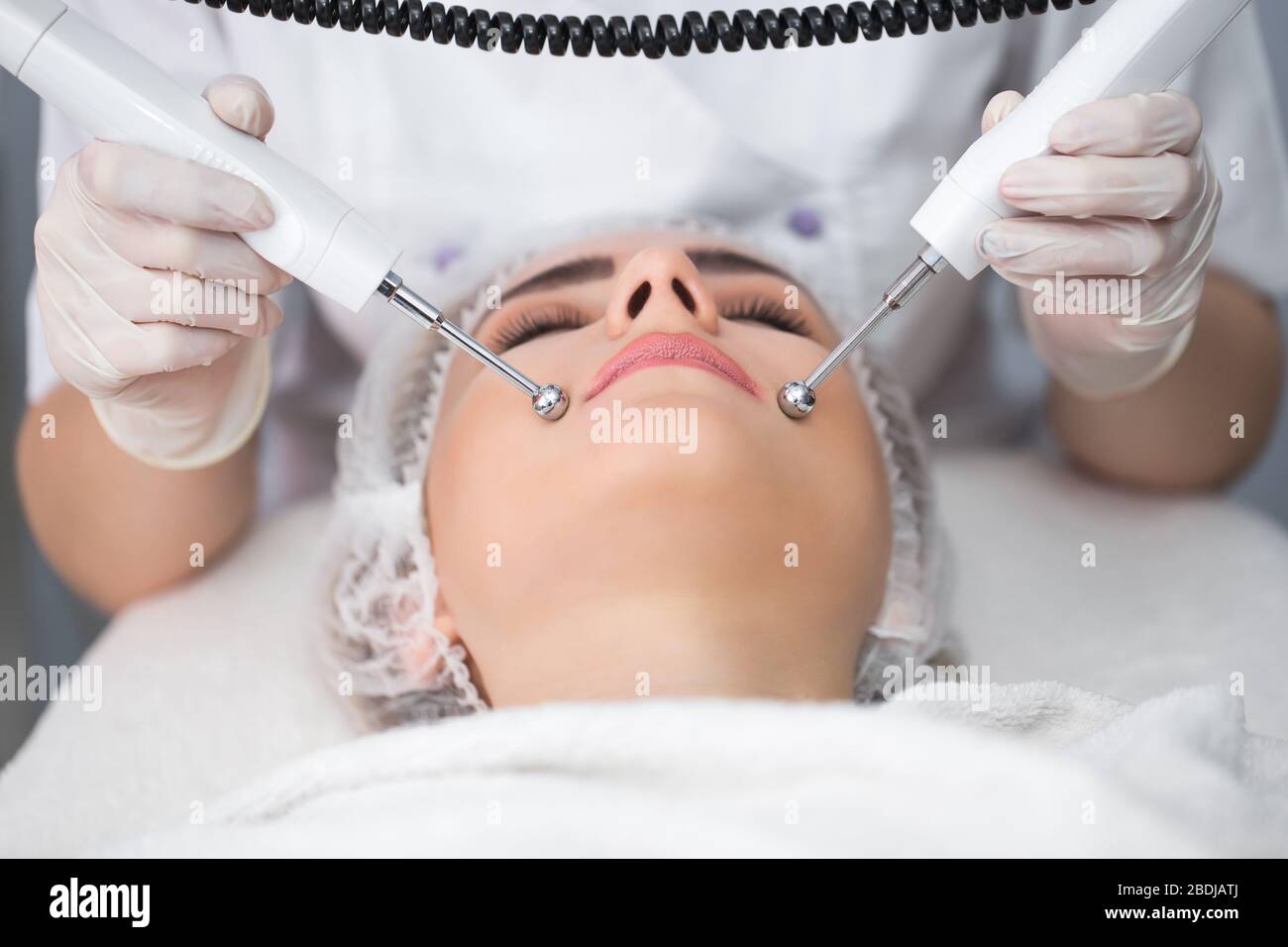 Applying Electrodes High Resolution Stock Photography and Images - Alamy