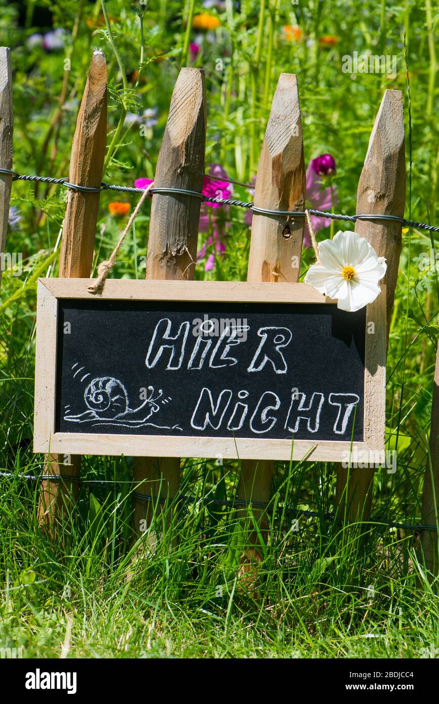 Warning sign for snails Stock Photo - Alamy