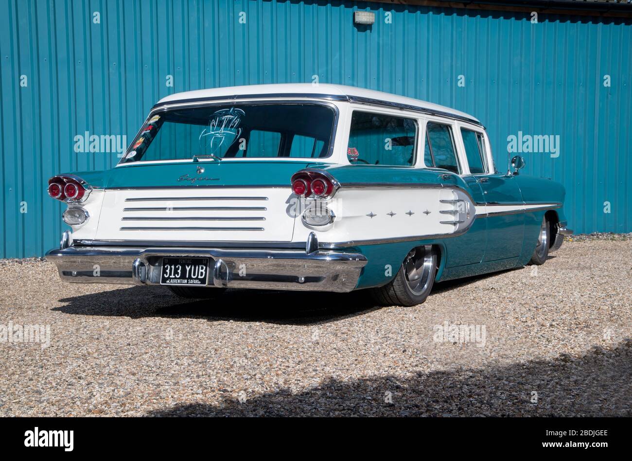 1950s classic pontiac hi-res stock photography and images - Alamy