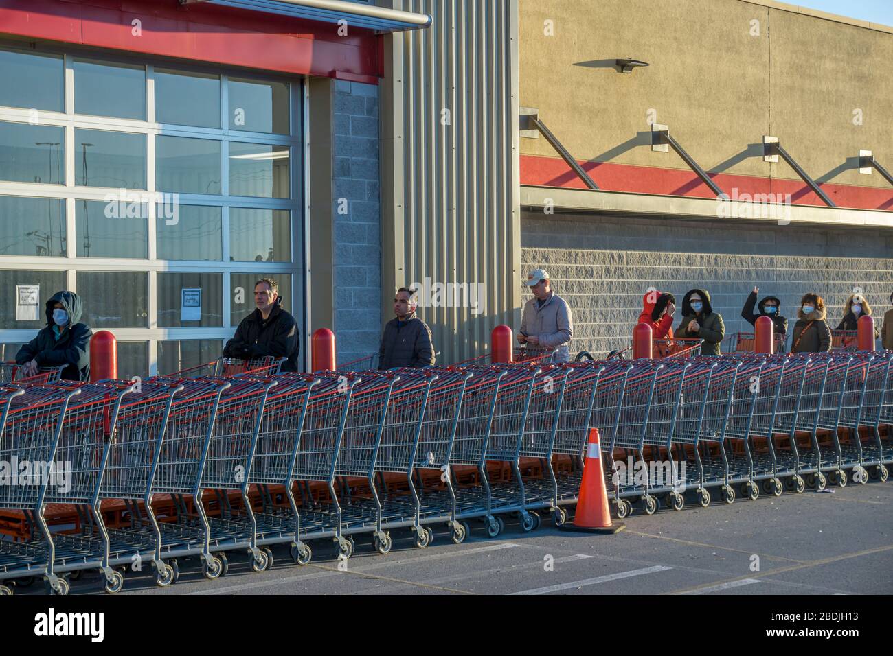 Long distance line hi-res stock photography and images - Alamy