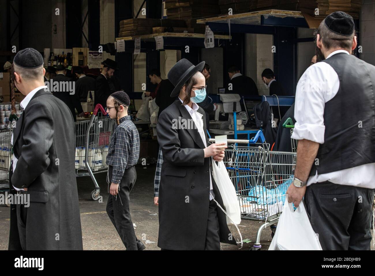 Orthodox jews london hi-res stock photography and images - Alamy