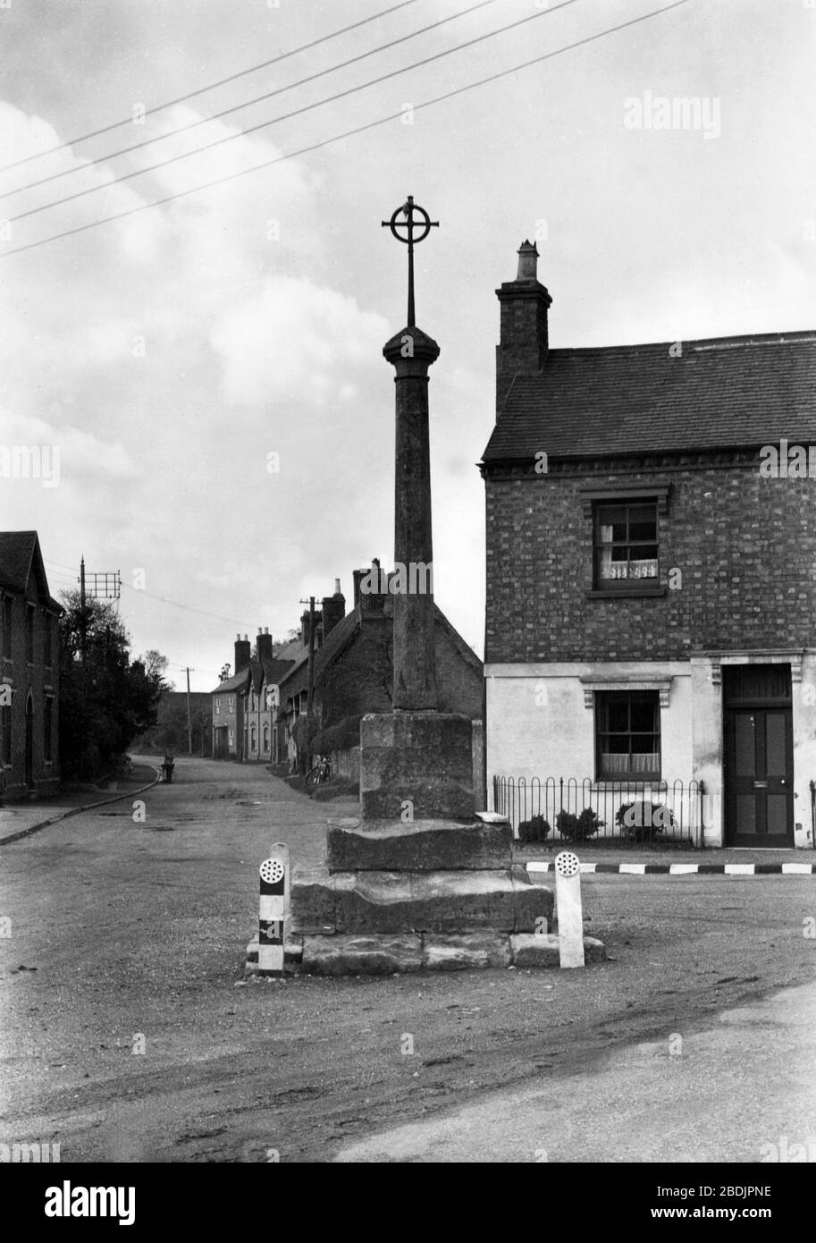 Wyre Piddle, the Cross c1965 Stock Photo - Alamy