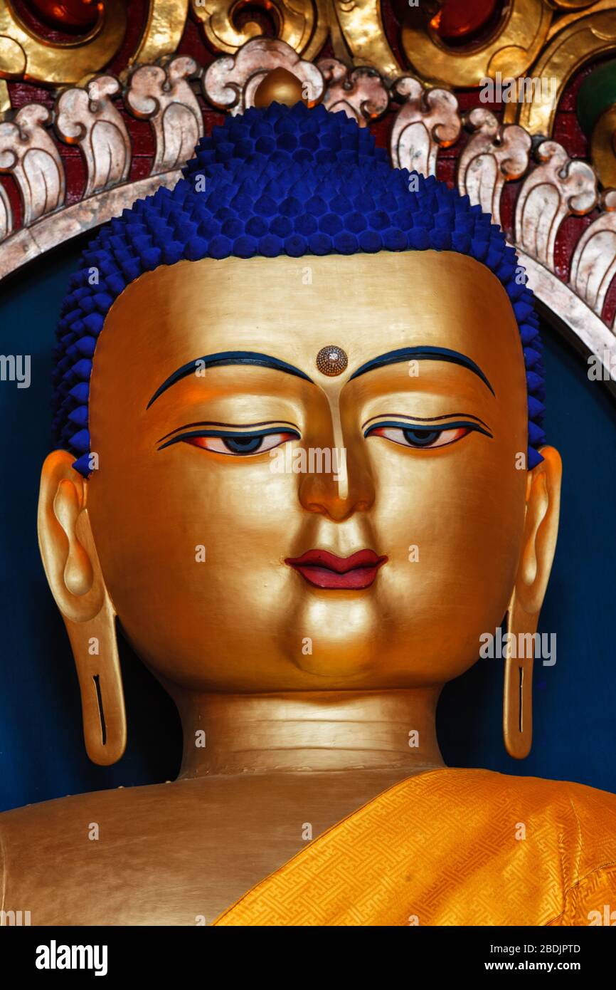 Sakyamuni Buddha statue Stock Photo - Alamy