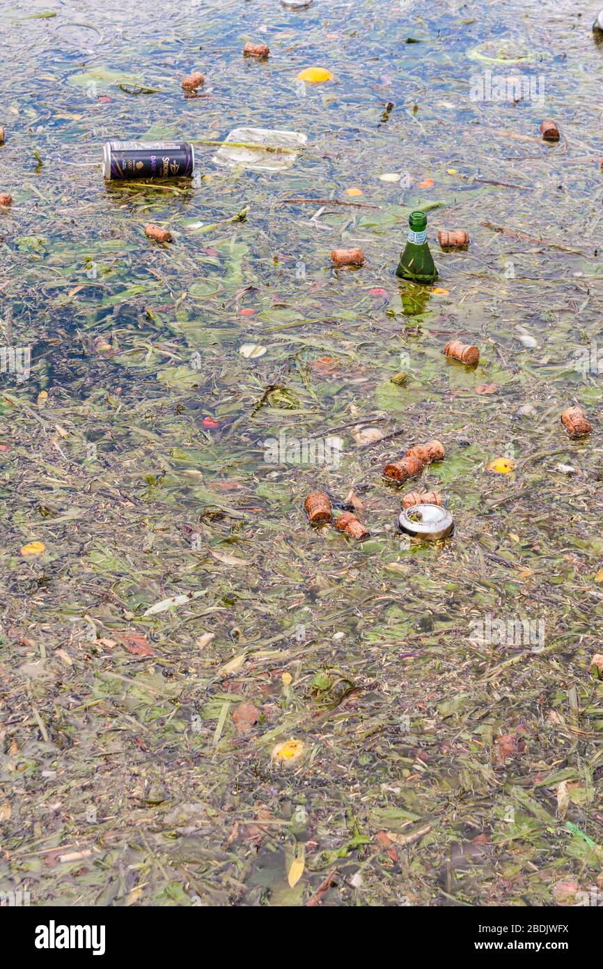 Polluted river thames hi-res stock photography and images - Alamy