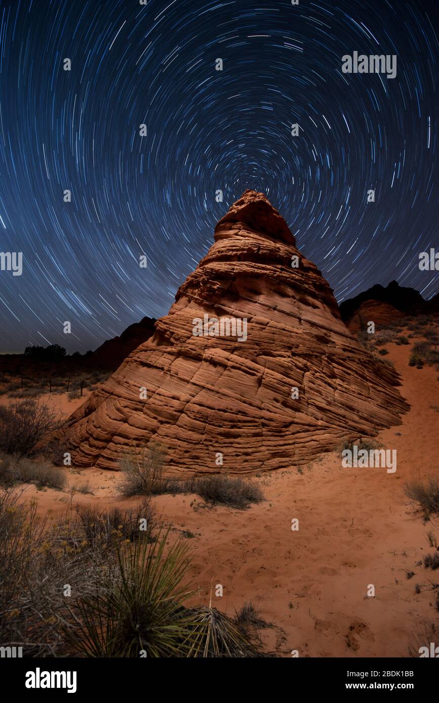 Red rock desert night hi-res stock photography and images - Alamy