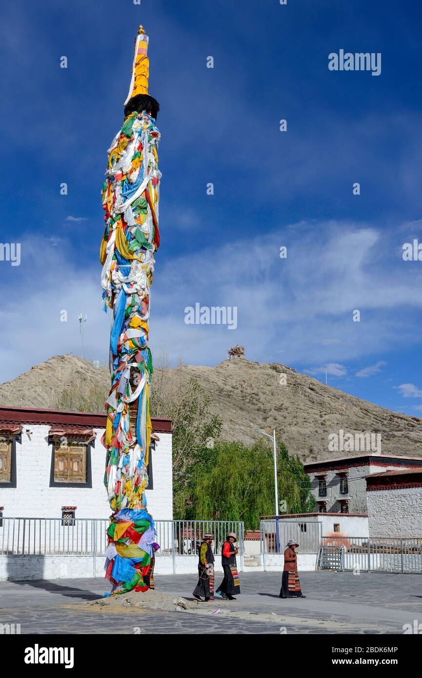 Prayer flag pole hi-res stock photography and images - Alamy