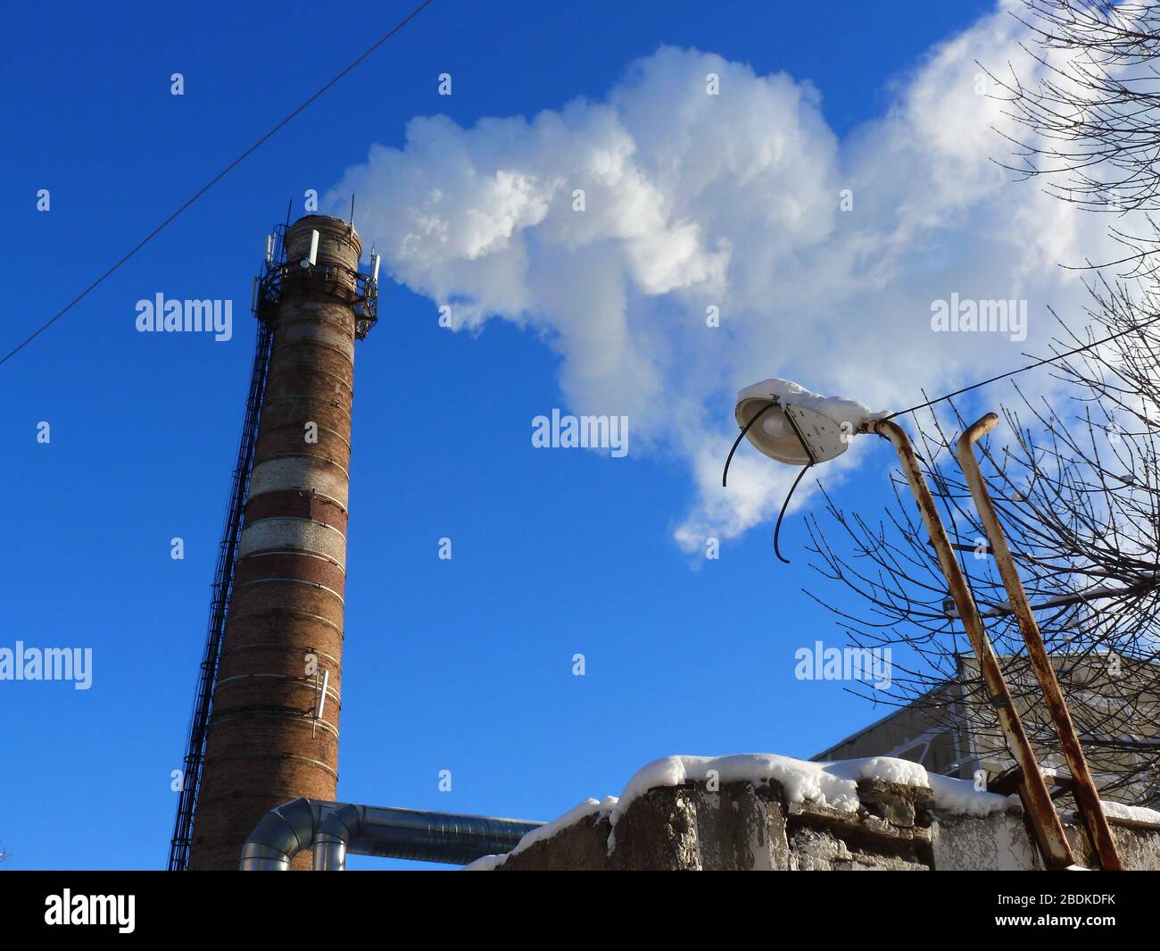 Belching pollution from factory hi-res stock photography and images - Alamy