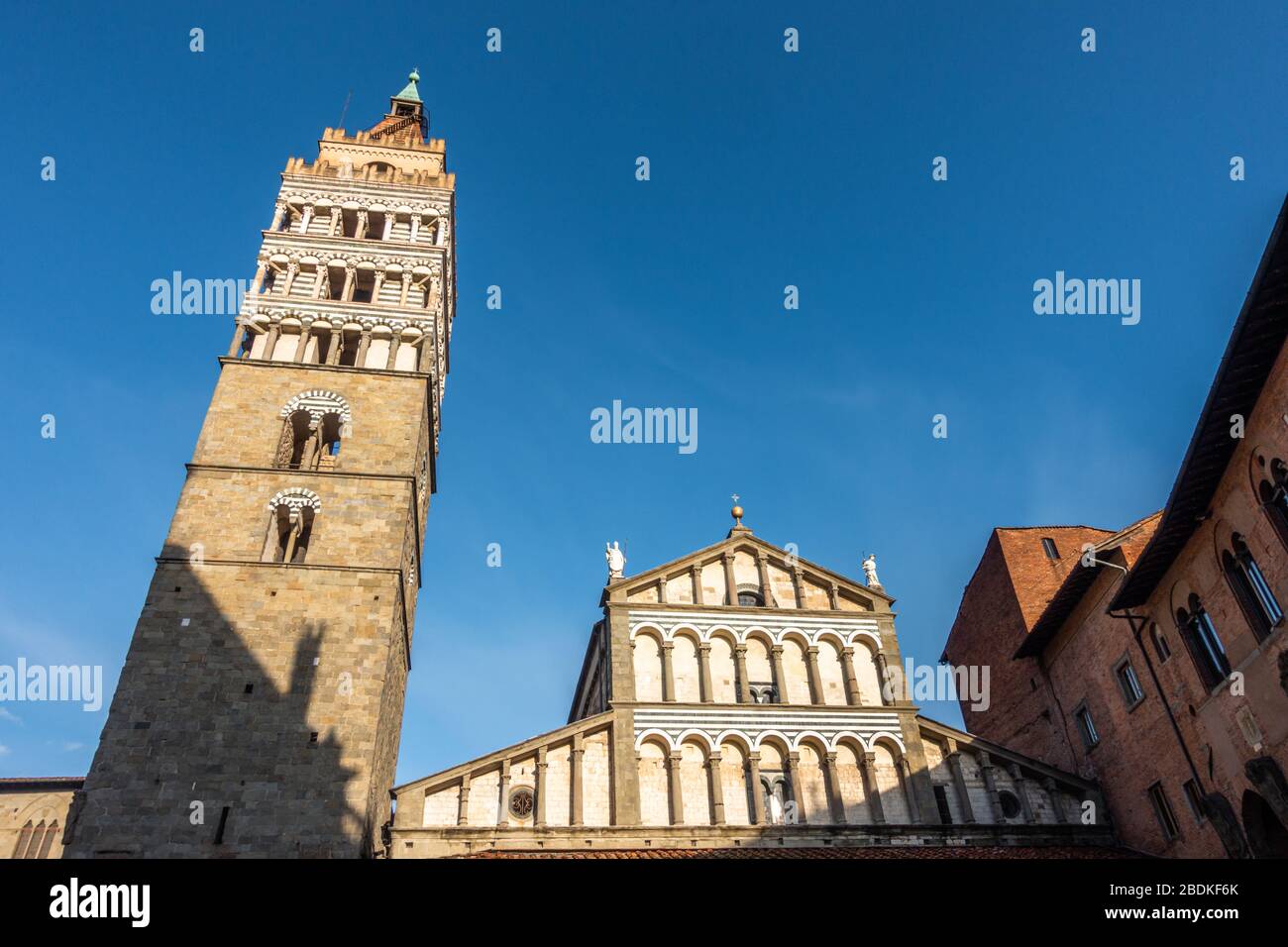 Romanesque style facade hi-res stock photography and images - Alamy