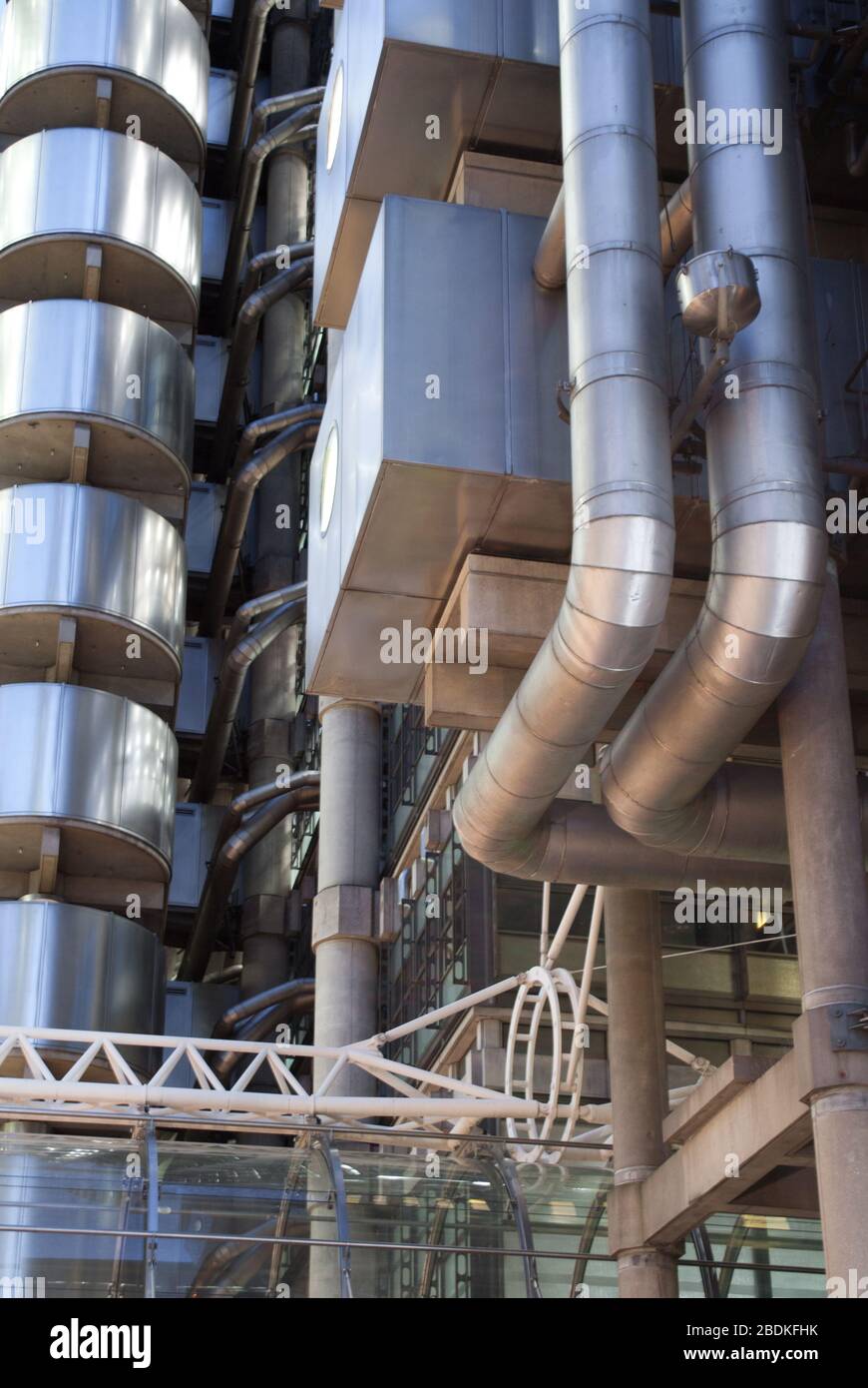 High Tech Architecture Steel Machine Lloyds Building Lloyds of London ...