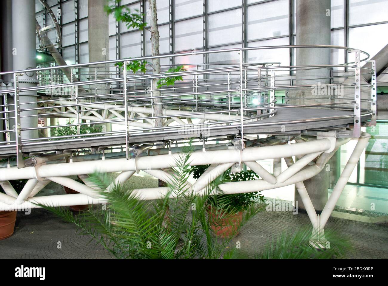 High Tech Architecture Steel Machine Lloyds Building Lloyds of London ...