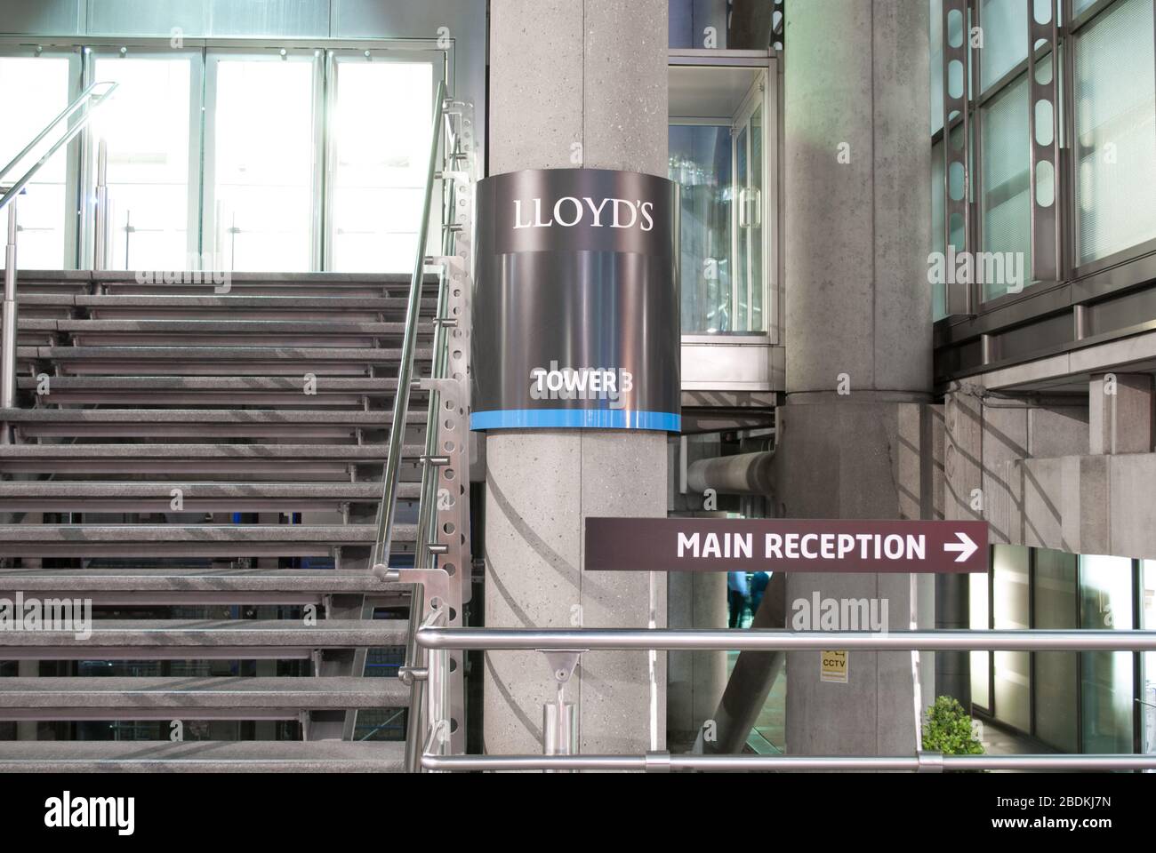 High Tech Architecture Steel Machine Lloyds Building Lloyds of London ...