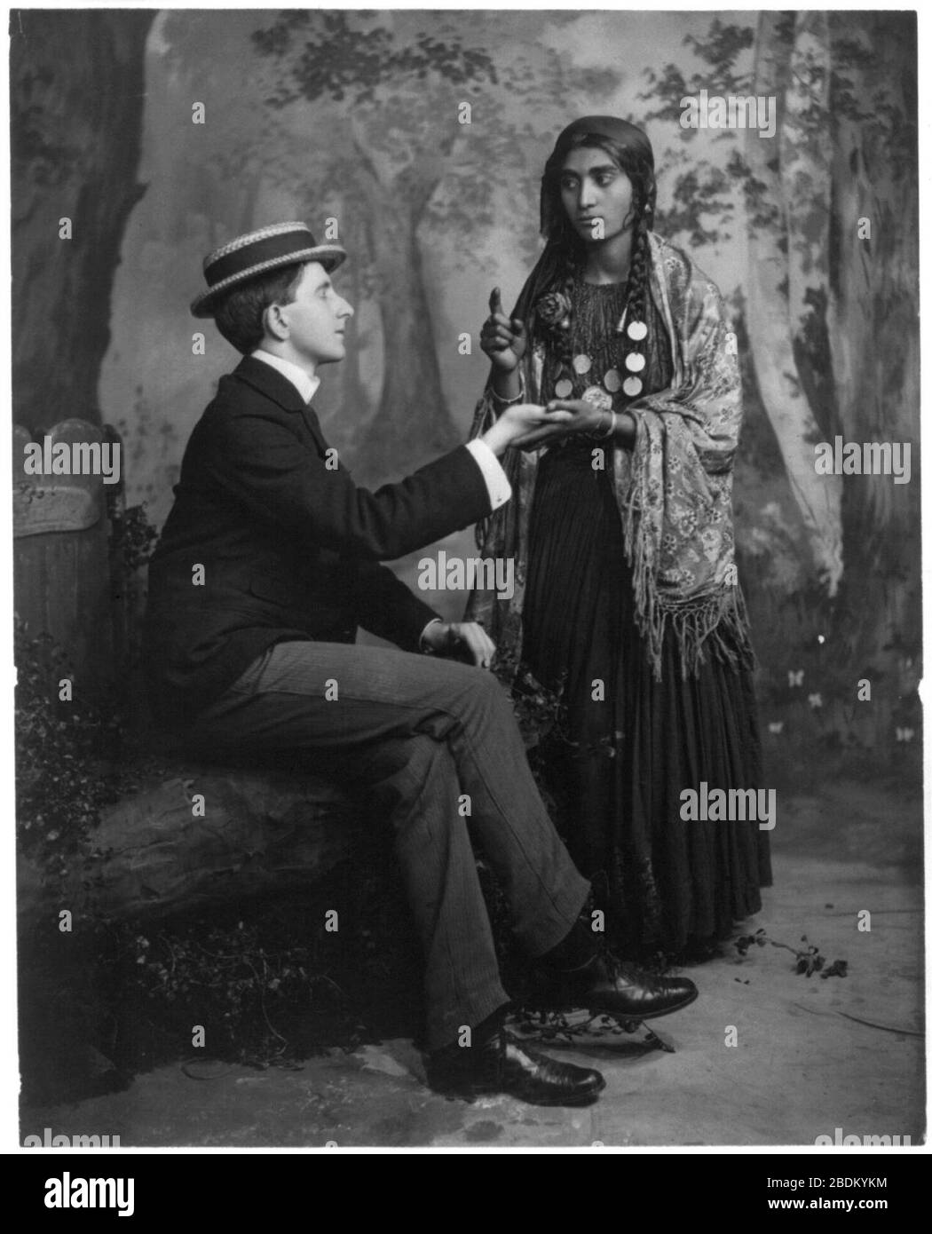 Palm reading gypsy hi-res stock photography and images - Alamy