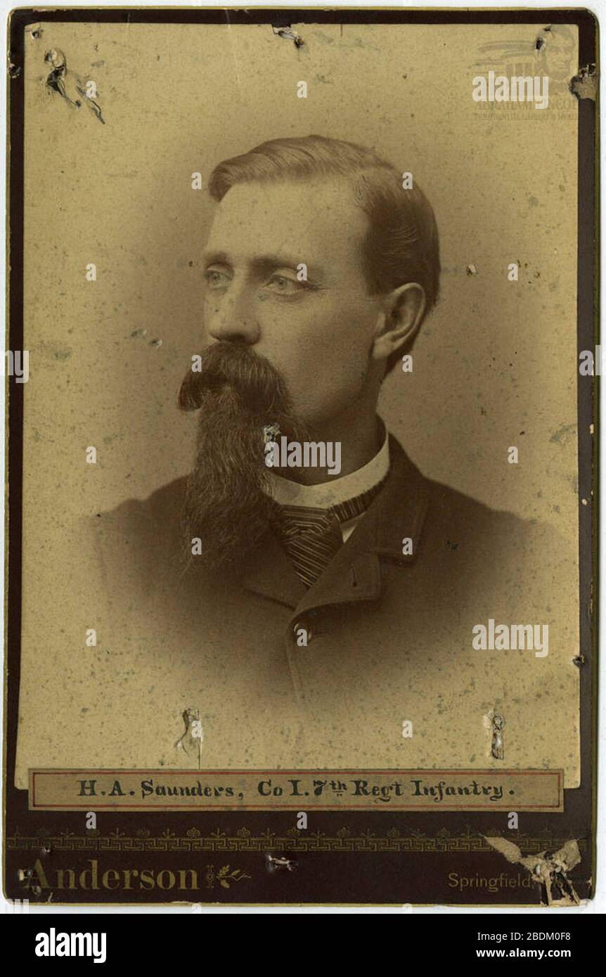 H saunders hi-res stock photography and images - Alamy