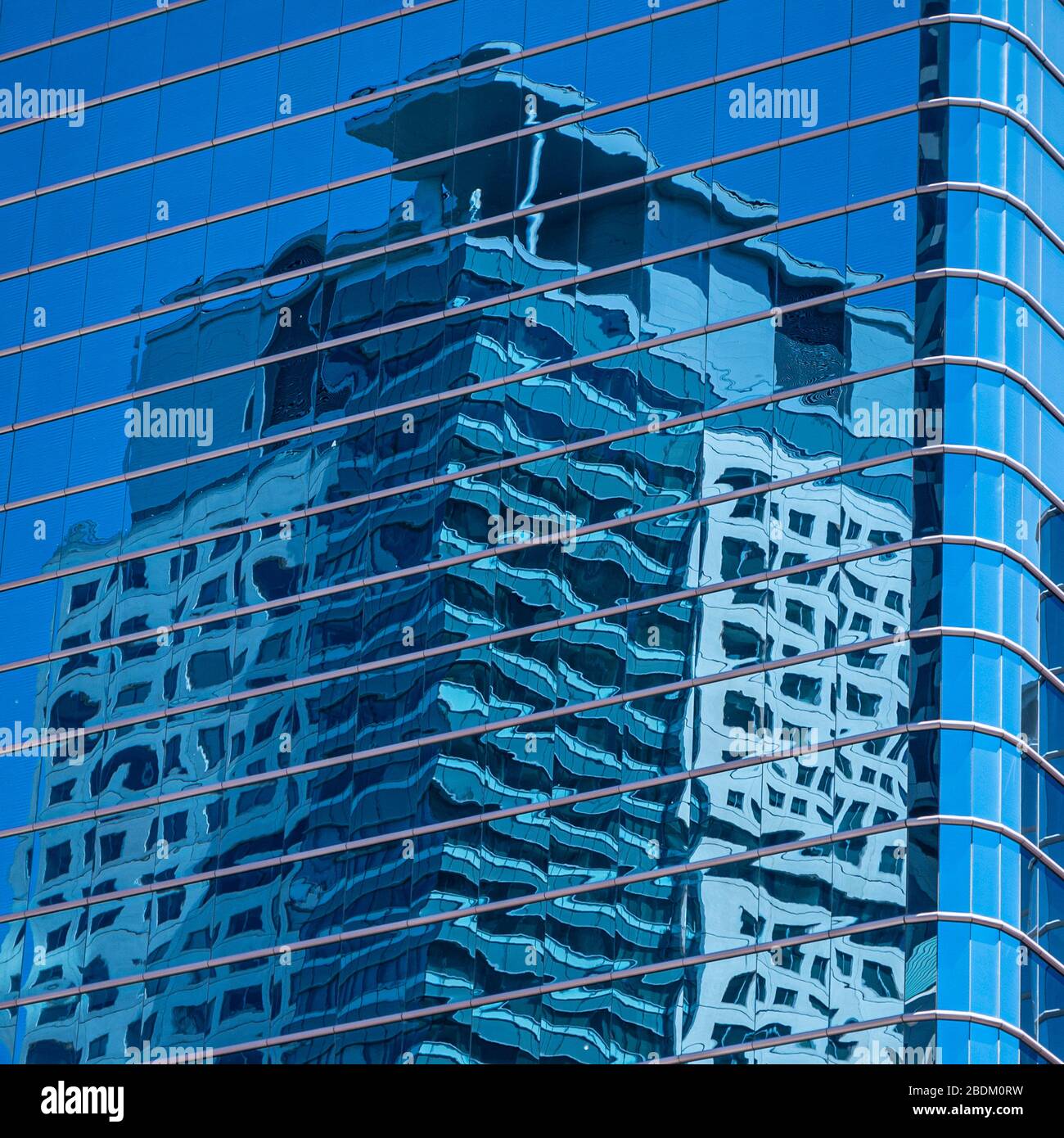 Glass building building hi-res stock photography and images - Alamy