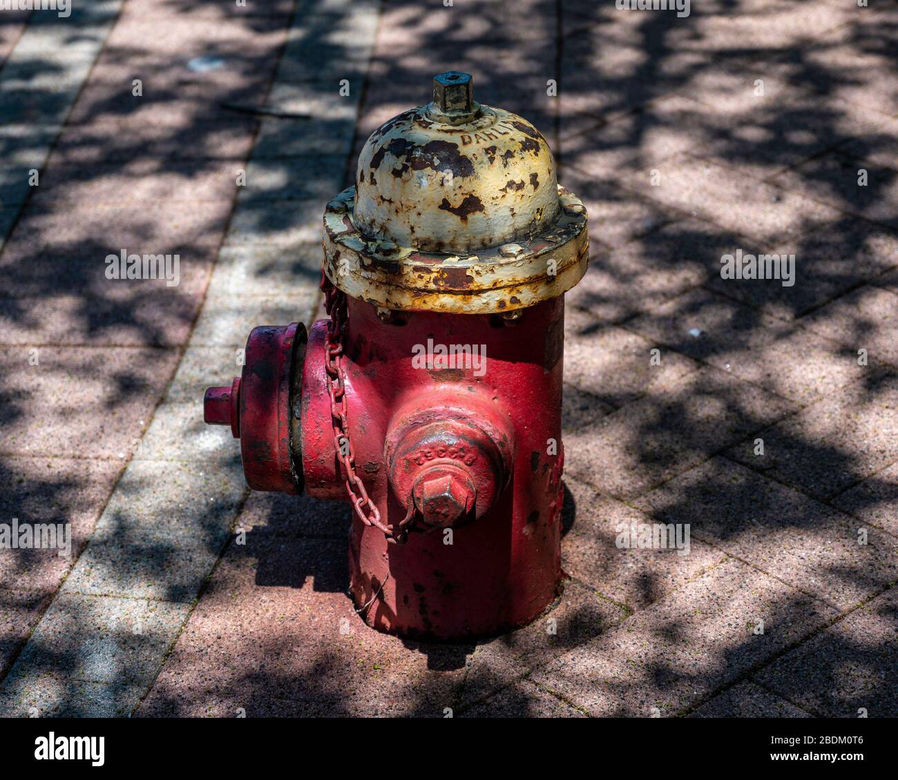 Fire plug hi-res stock photography and images - Alamy
