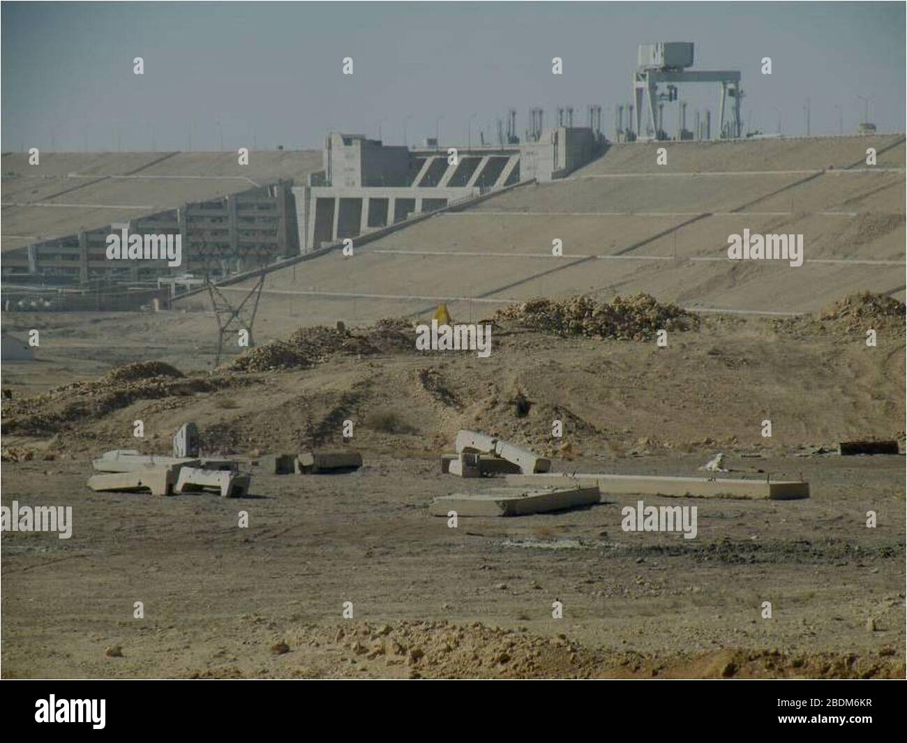 Haditha dam hi-res stock photography and images - Alamy