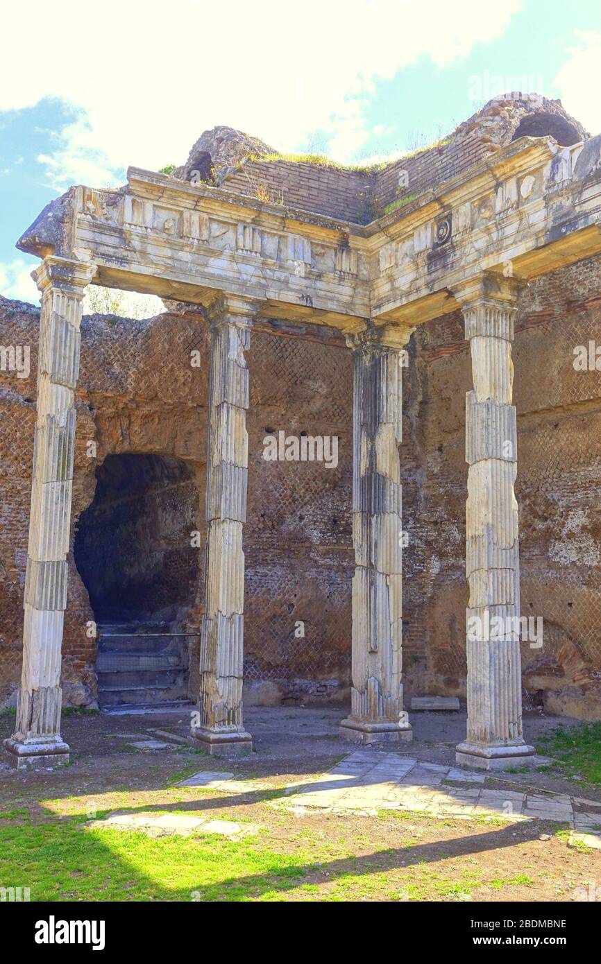 Hall of Doric Pillars - Villa Adriana - Tivoli, Italy Stock Photo - Alamy