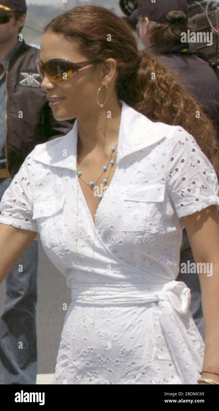 Halle Berry - USS Kearsarge 2c Stock Photo - Alamy