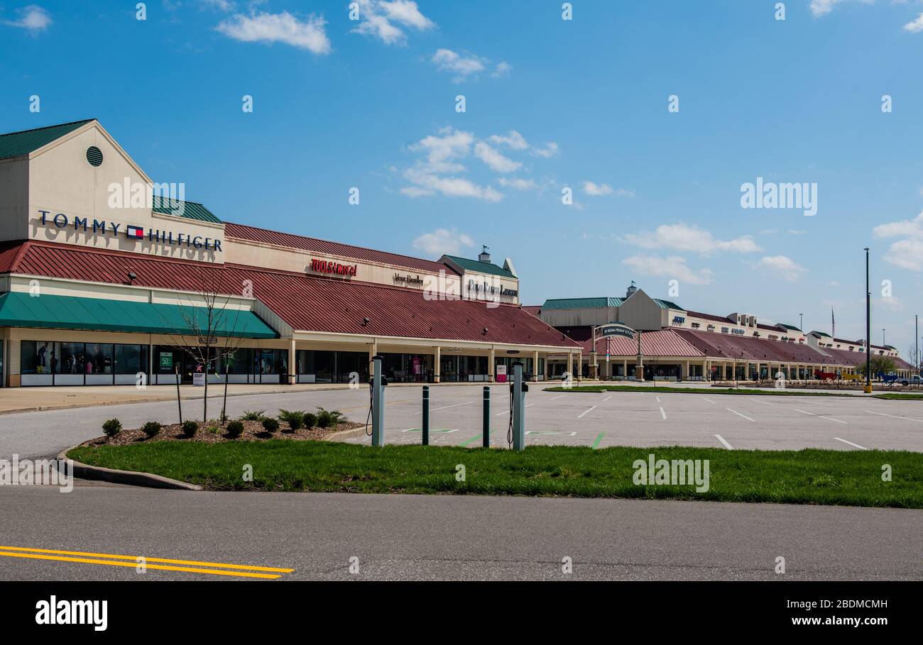 The abandoned Indiana Preumium Outlets mall in Edinburgh, Indiana Stock ...