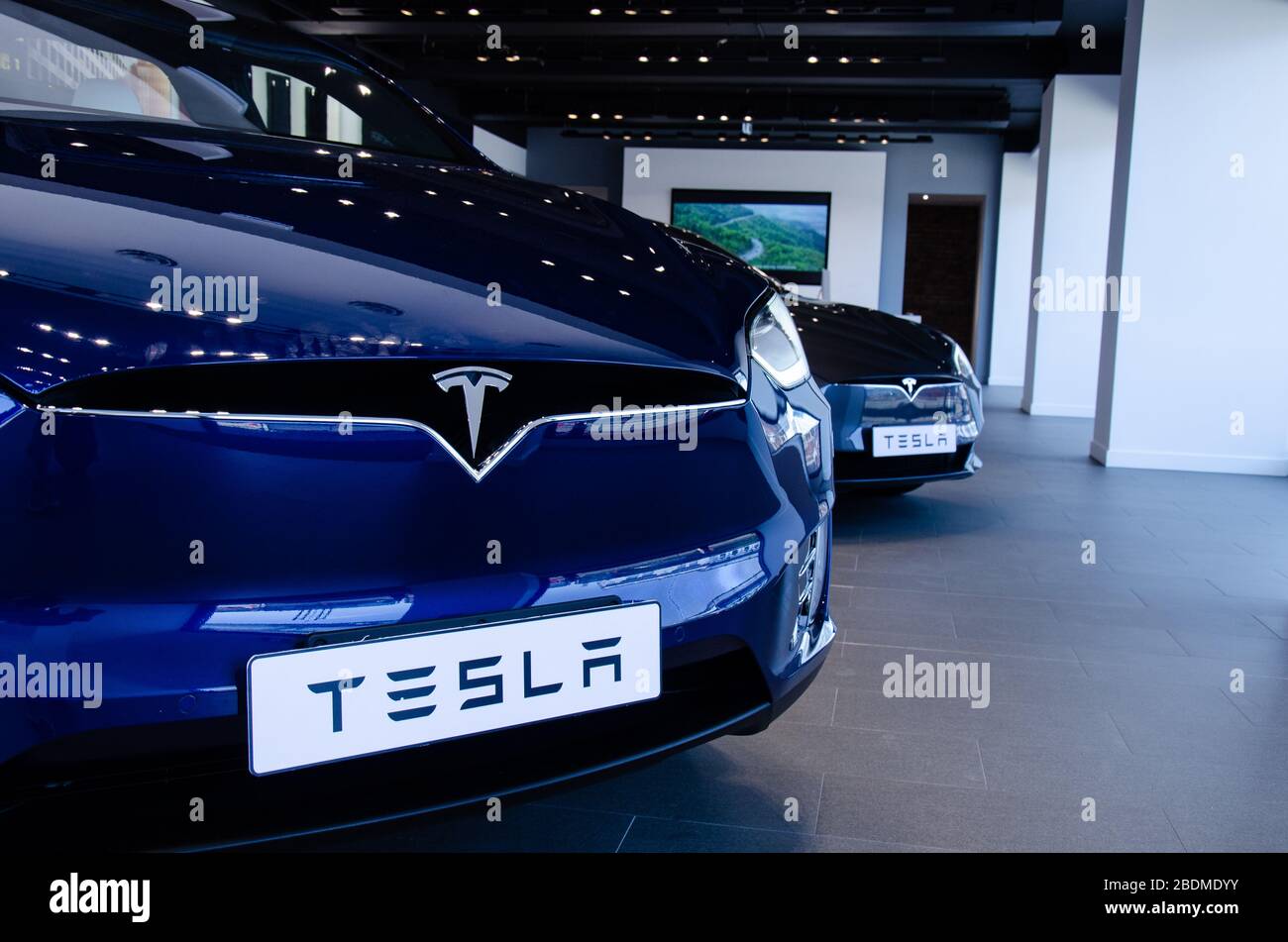 Falcon wing doors hi-res stock photography and images - Alamy