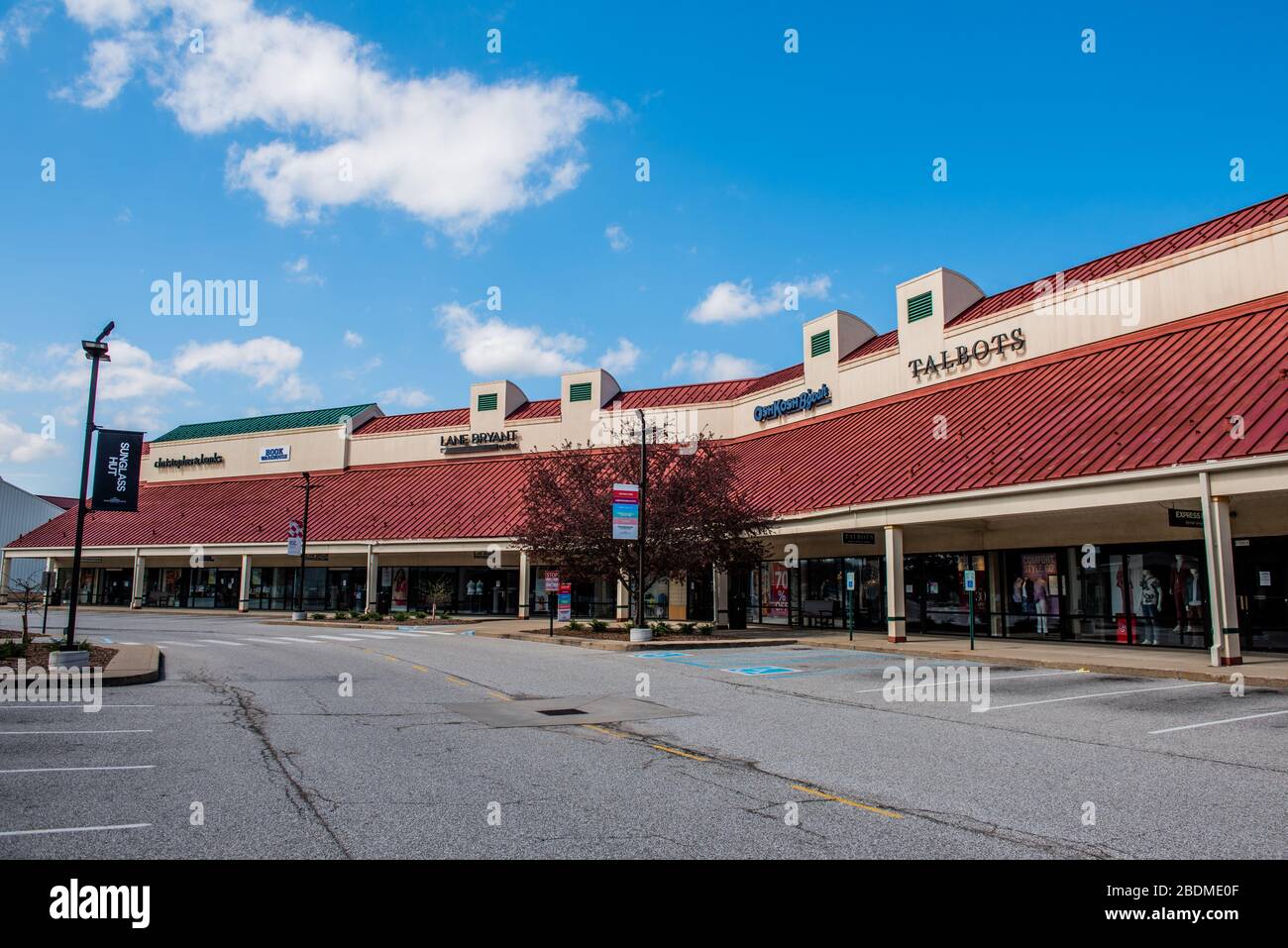 The abandoned Indiana Preumium Outlets mall in Edinburgh, Indiana Stock ...