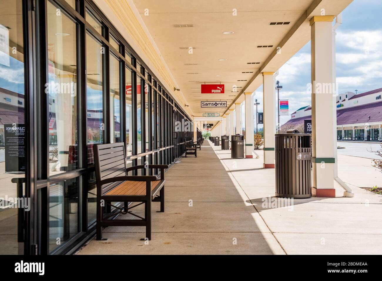 Outlets mall indiana hi-res stock photography and images - Alamy