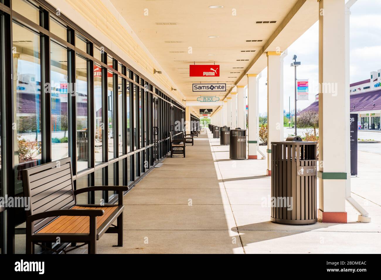 Outlets mall indiana hi-res stock photography and images - Alamy