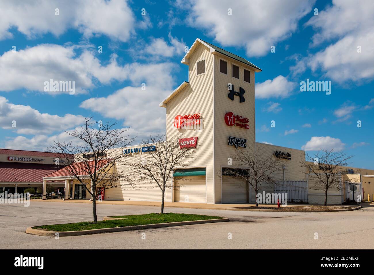 Outlets mall indiana hi-res stock photography and images - Alamy