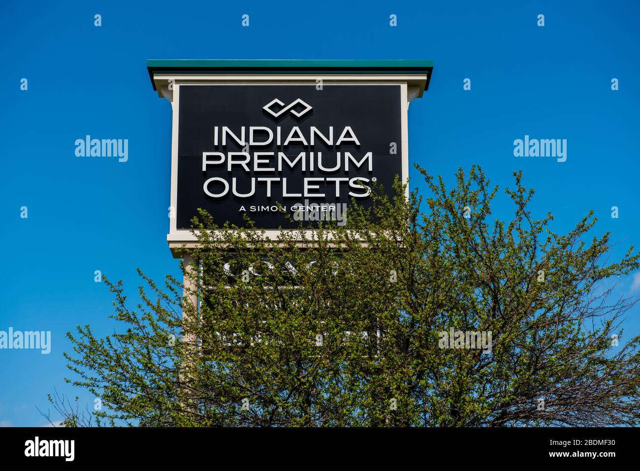 The abandoned Indiana Preumium Outlets mall in Edinburgh, Indiana Stock ...