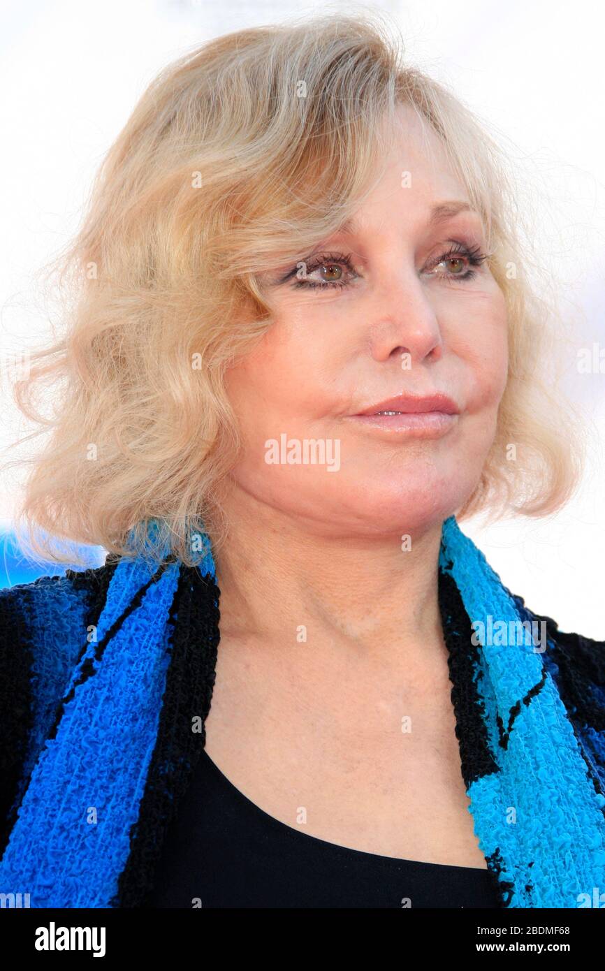 Hand print at the chinese theatre hi-res stock photography and images ...