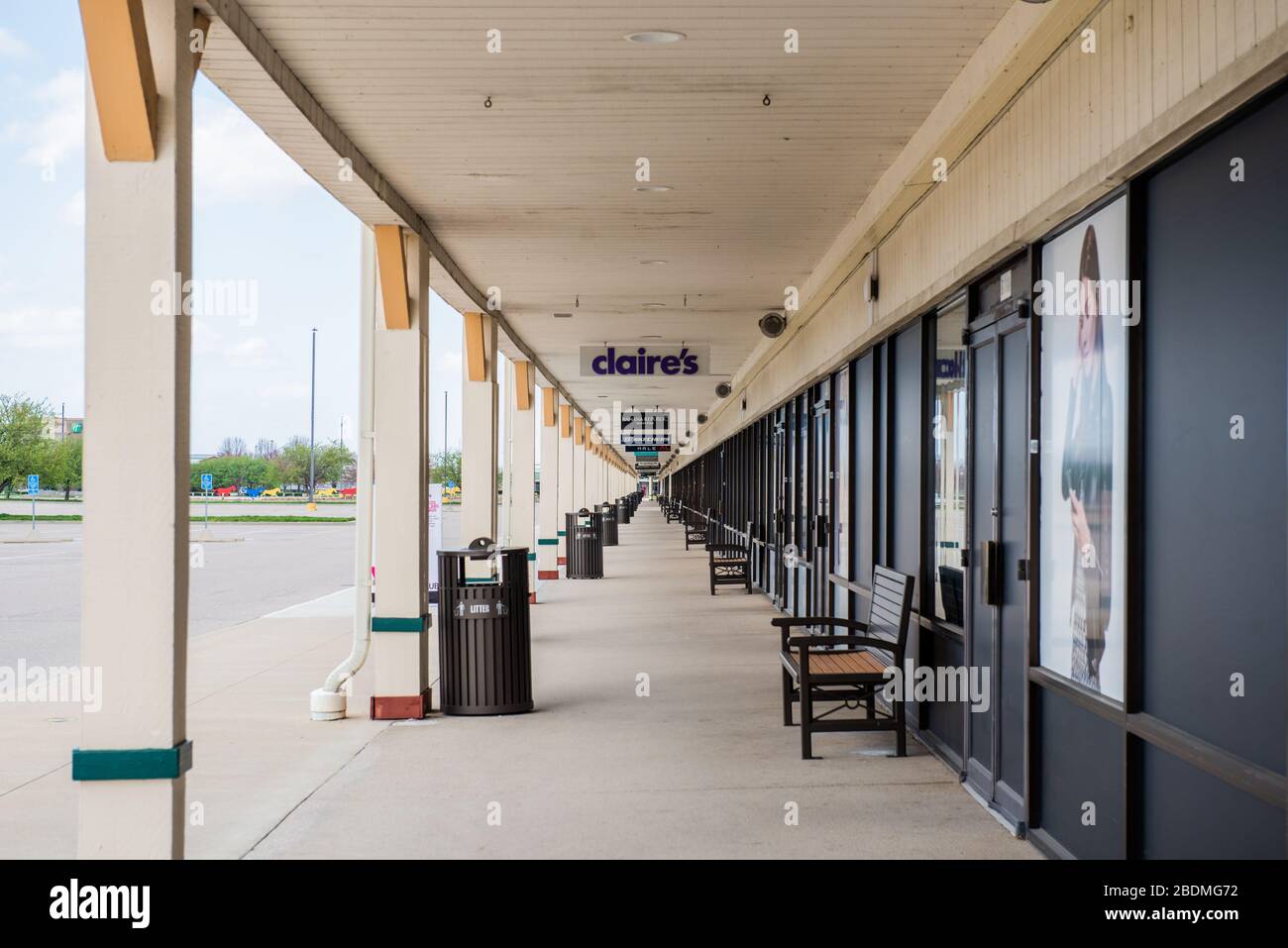 Outlets mall indiana hi-res stock photography and images - Alamy
