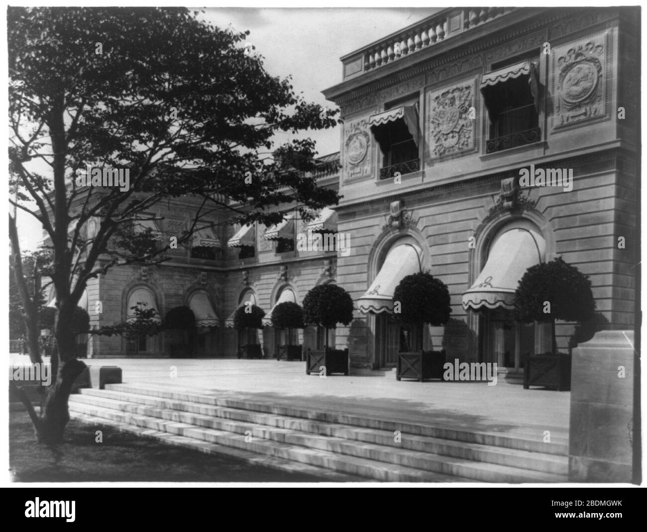 Hamilton Rice Home in Newport, Rhode Island, exterior view showing ...
