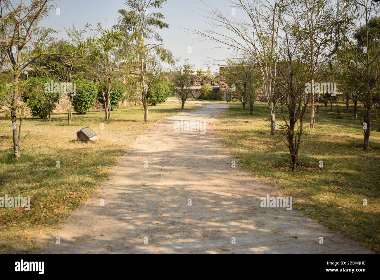 Old pathway light hi-res stock photography and images - Alamy