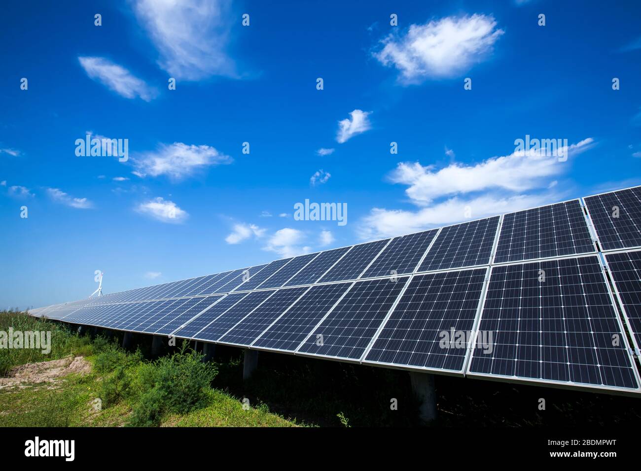 Solar photovoltaic panels and solar photovoltaic power generation ...