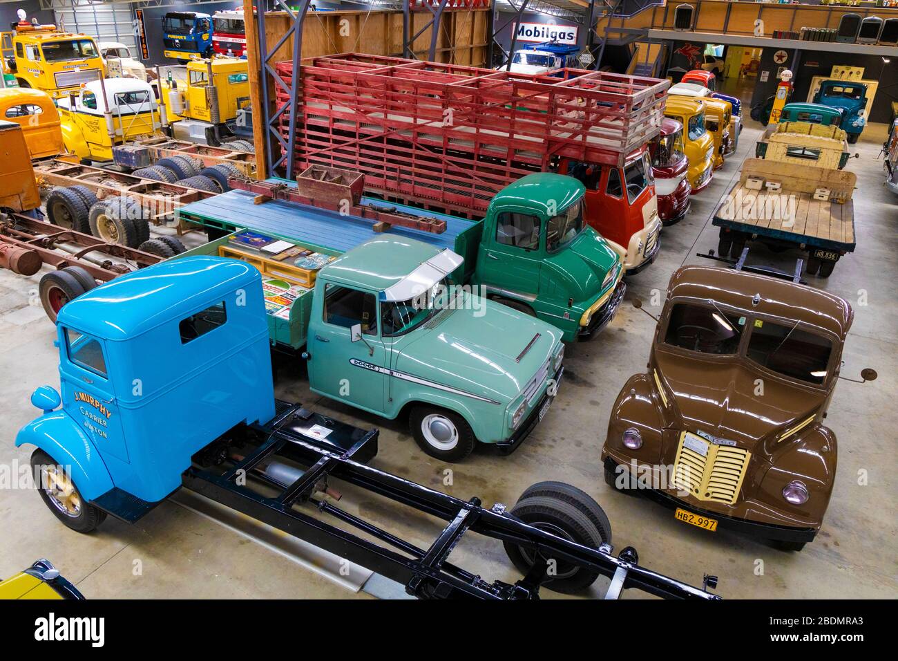 Vintage commercial vehicles hi-res stock photography and images - Alamy