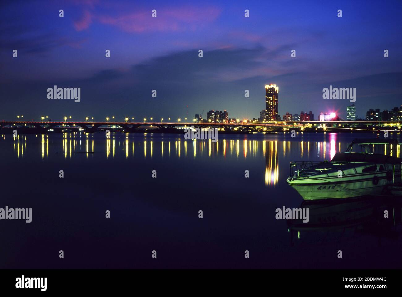 Scenic shot of Tamsui River Taipei Taiwan Stock Photo - Alamy