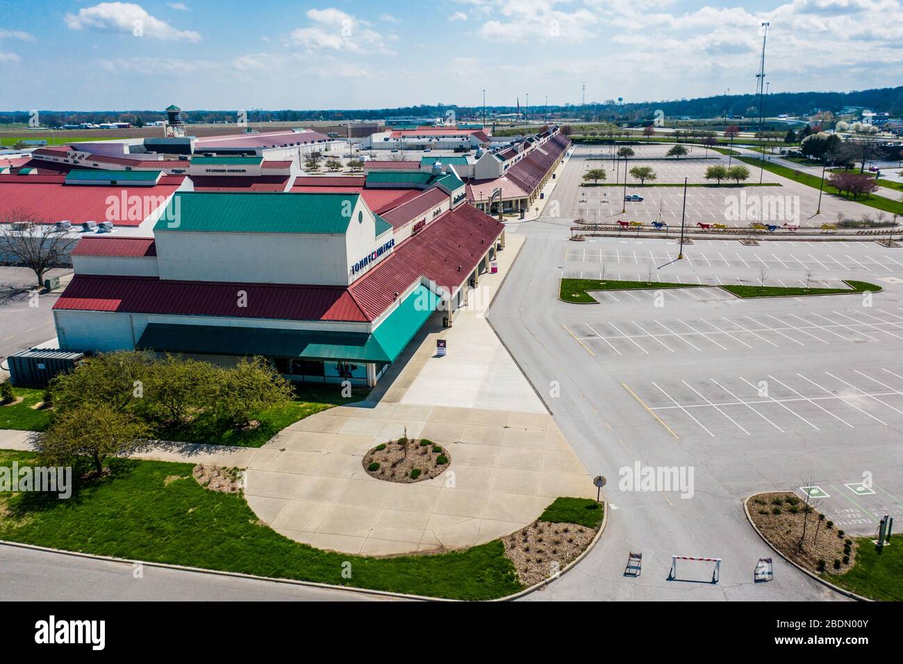 The abandoned Indiana Preumium Outlets mall in Edinburgh, Indiana Stock ...