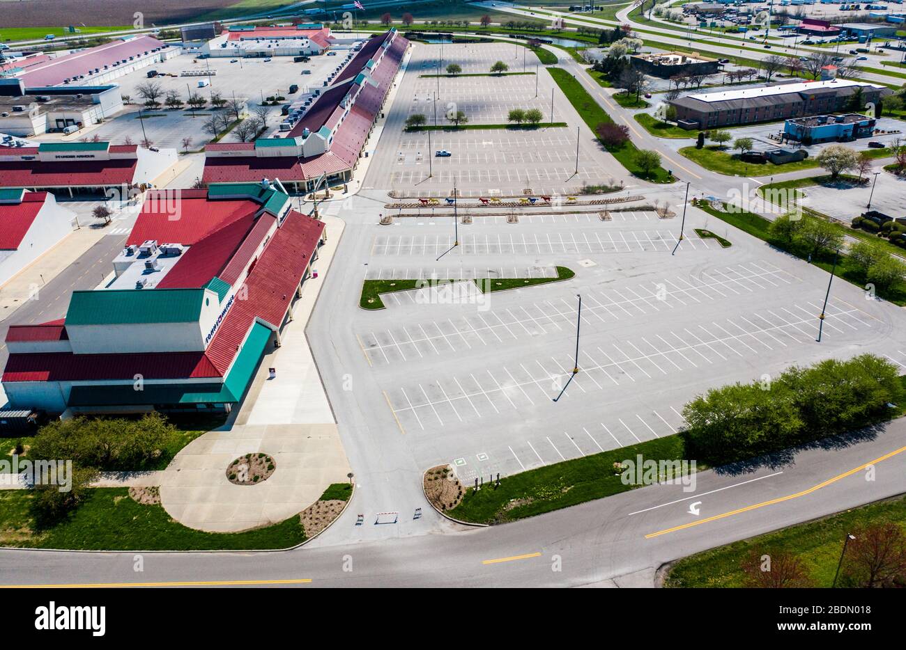 The abandoned Indiana Preumium Outlets mall in Edinburgh, Indiana Stock ...