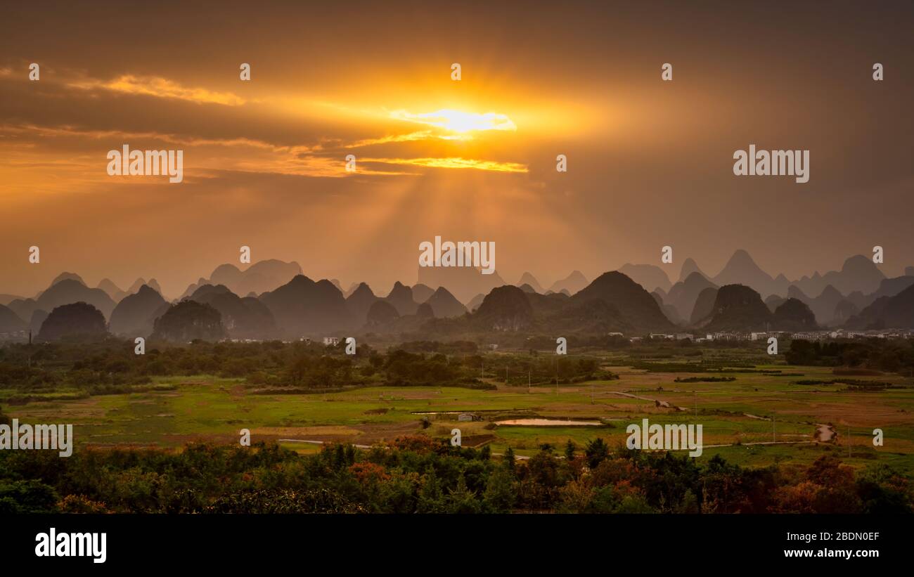 Guilin karst limestone hi-res stock photography and images - Alamy