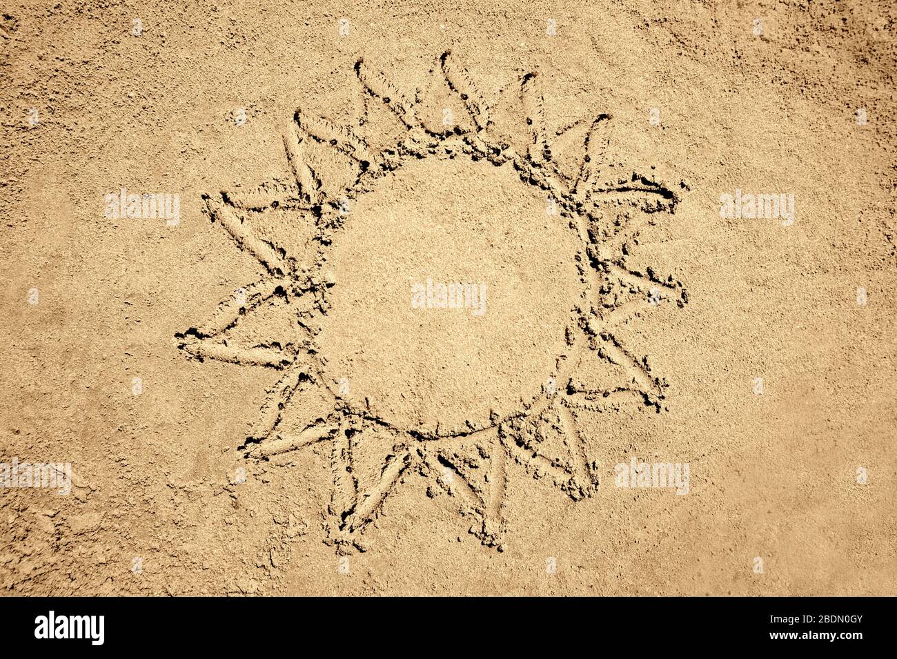 Sun shape - beach, sand Stock Photo - Alamy