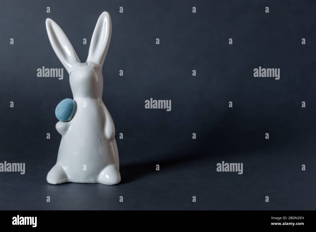 White easter bunny hi-res stock photography and images - Alamy