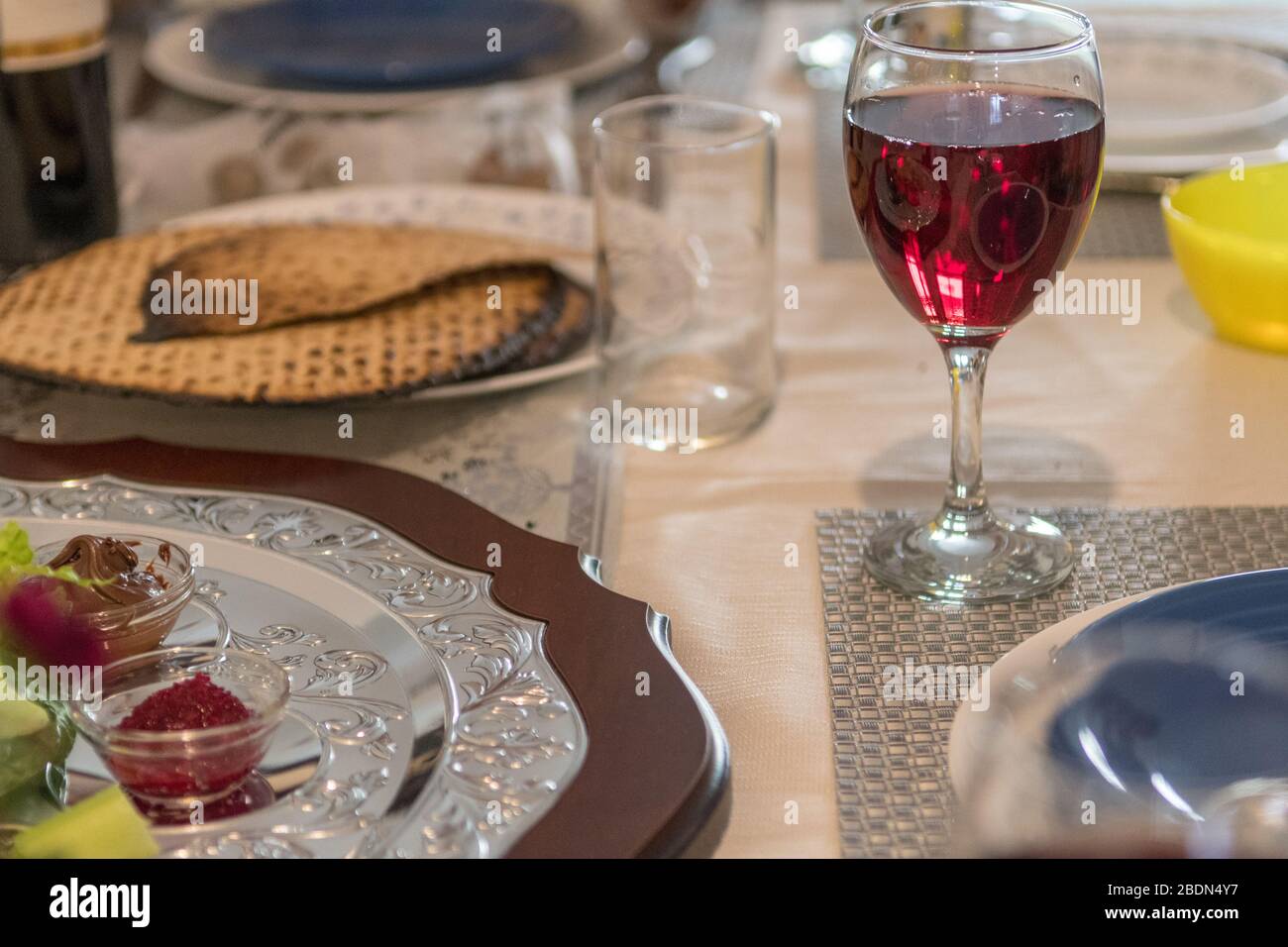 Passover seder hi-res stock photography and images - Alamy