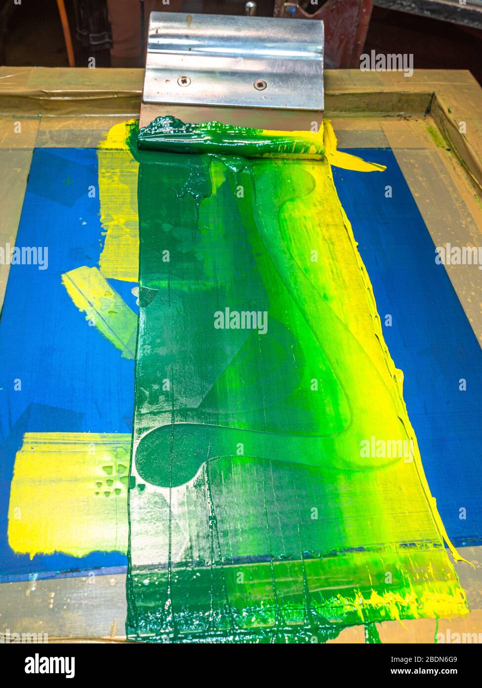 blend color in green tone by dark green light green and yellow then ...