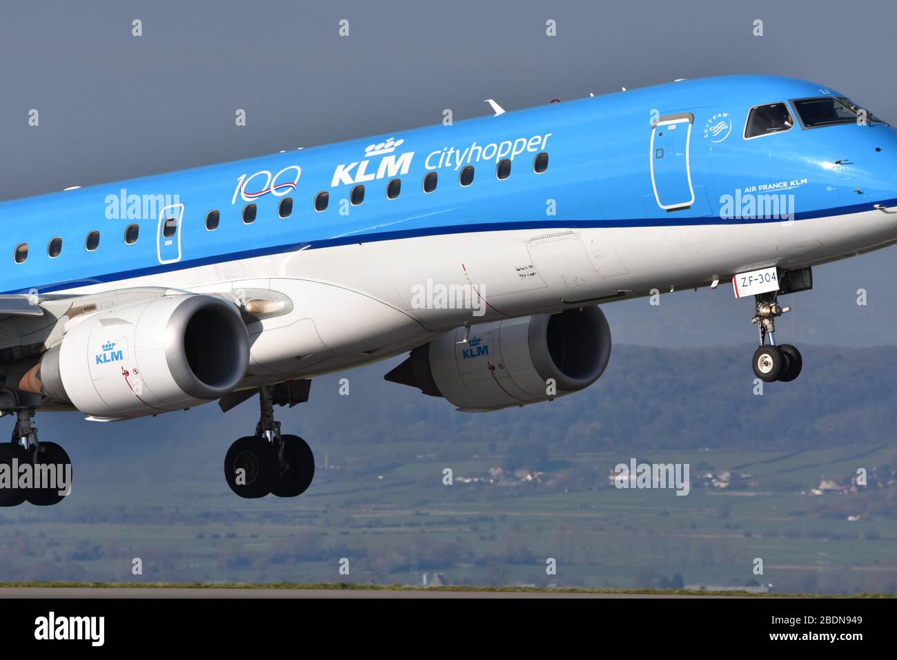 Pictures of klm planes hi-res stock photography and images - Alamy