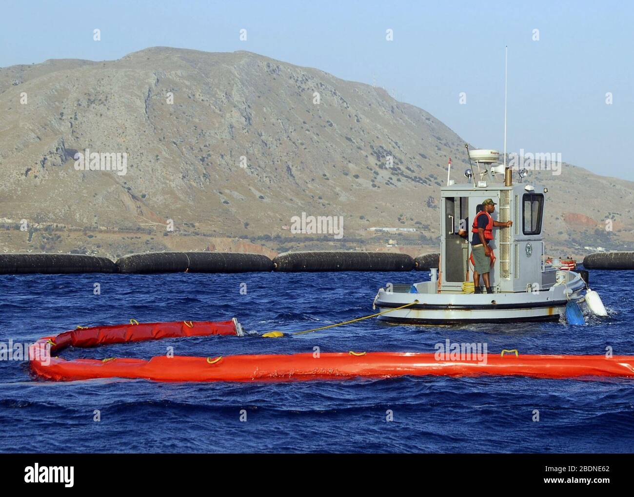 Harbour Buster high-speed oil containment system Stock Photo - Alamy