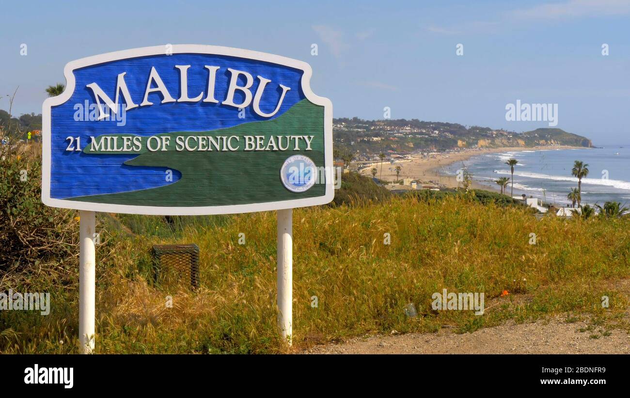Welcome to Malibu sign at the PCH - MALIBU, USA - MARCH 29, 2019 Stock ...