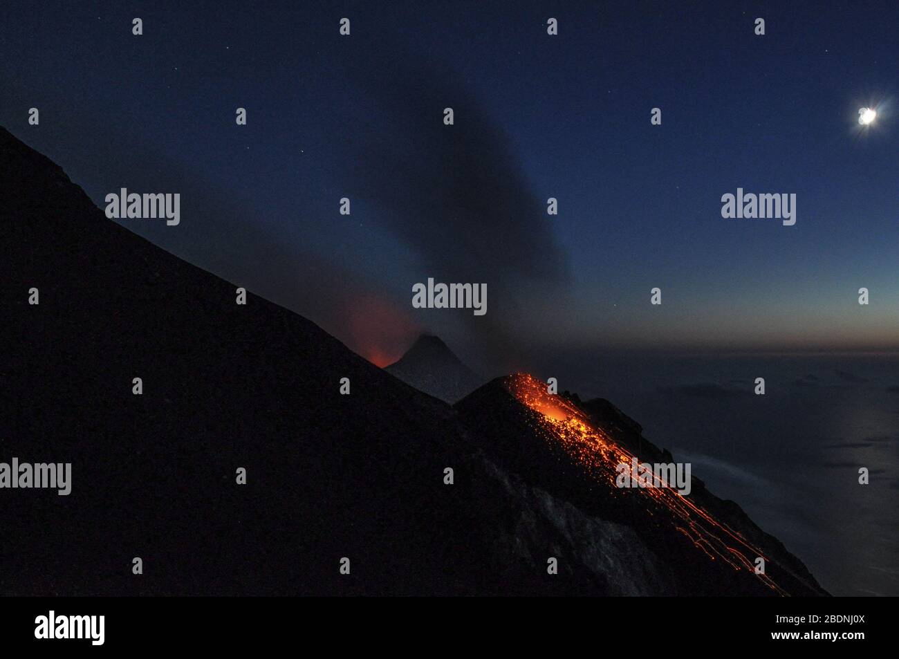Stromboli volcano wonderful island eruption at night Stock Photo - Alamy