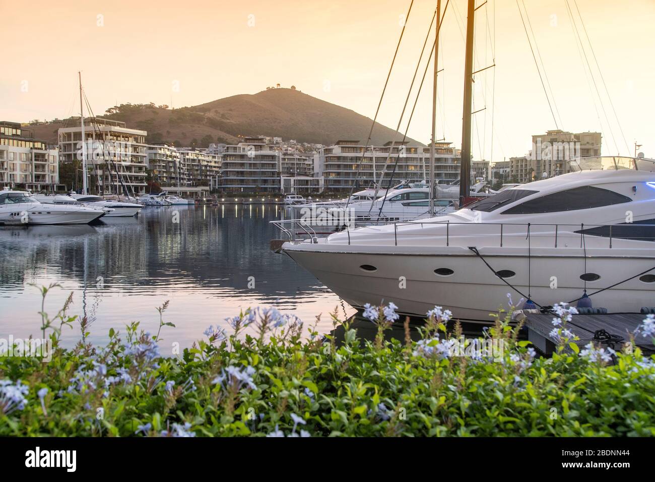 Waterfront kapstadt hi-res stock photography and images - Alamy
